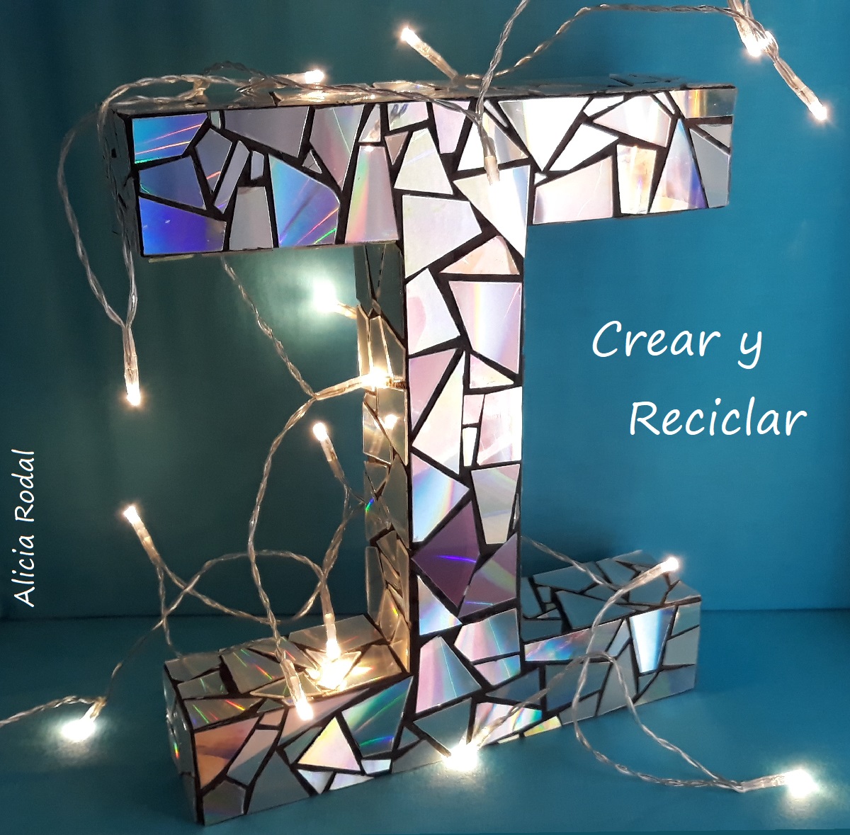 Letra de cartón en 3D Decoración con CD