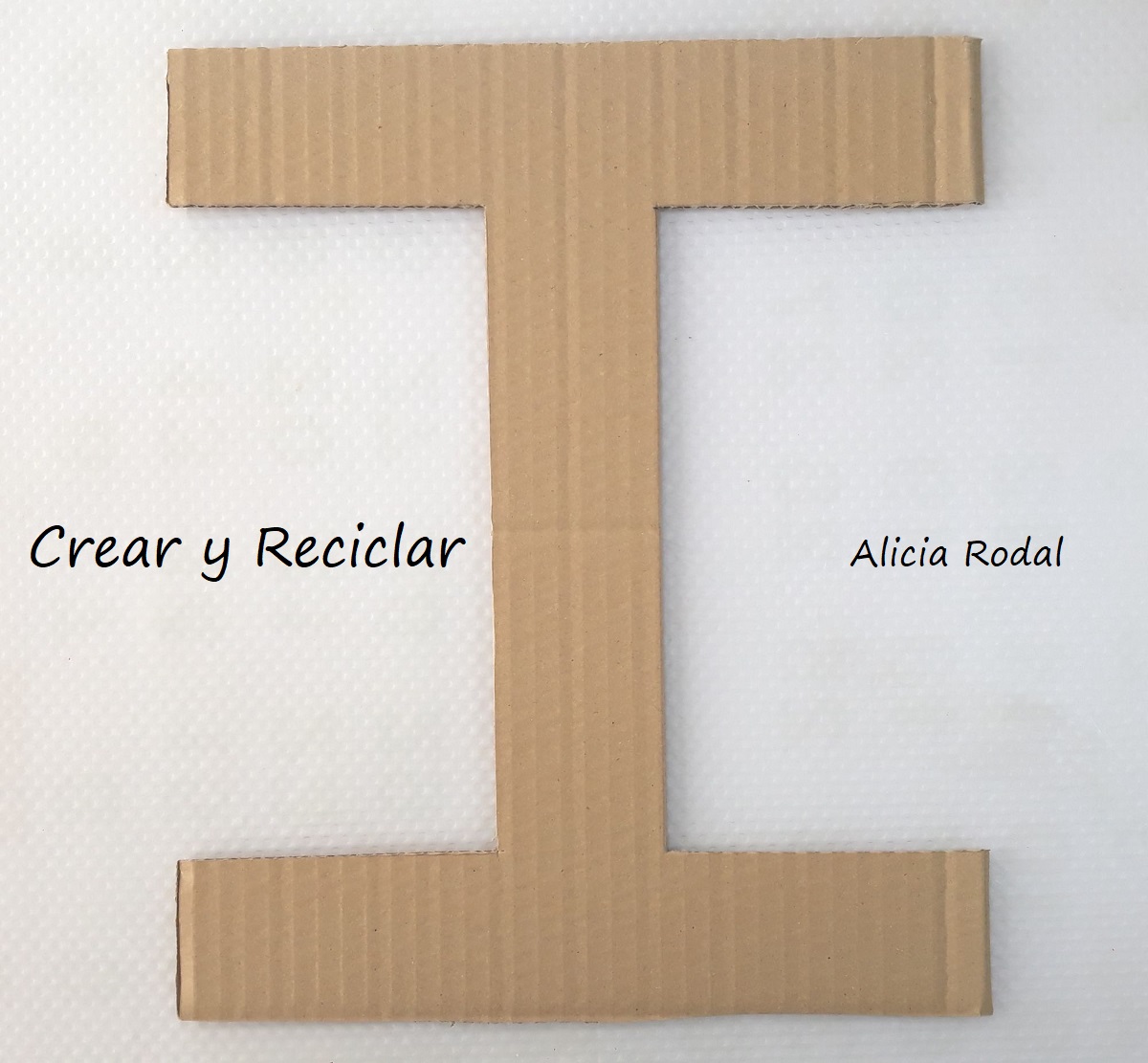 Letra de cartón en 3D Decoración con CD