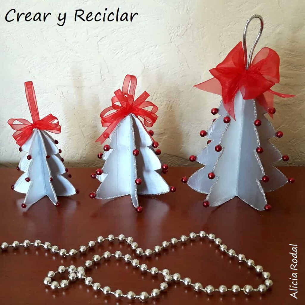Decoración navideña creativa Árboles de Navidad con diferentes técnicas ...