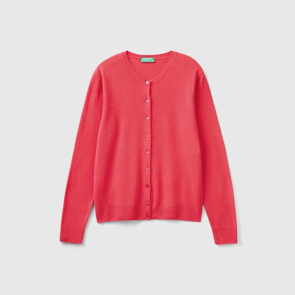 El encanto del cárdigan de mujer: qué lo hace especial